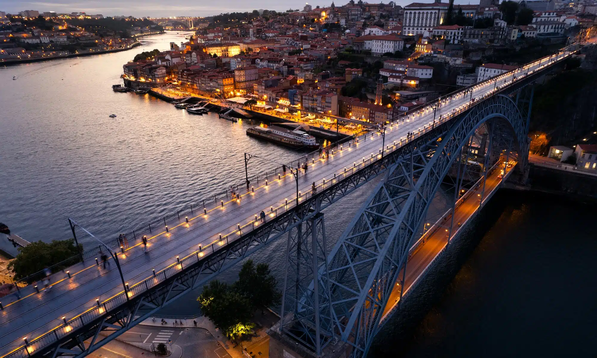 Rehabilitated deck of Luiz I Bridge between Porto and Gaia reopens to ...