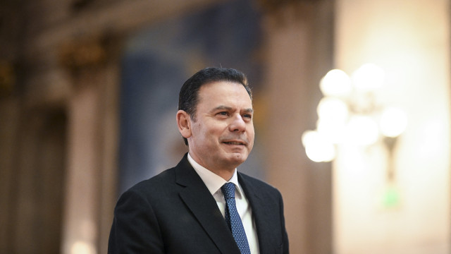 Green powder, reactions, and auction: What happened between Rui Rocha ...